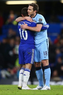 9 วิธีกอดคู่รัก!! ที่แอบแฝงความหมายไว้เบื้องหลัง.. – AKERU