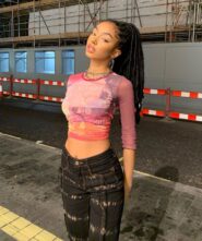 40 ไอเดียแฟชั่น Y2K สีสันสุดต๊าซ จากยุค 90s – AKERU