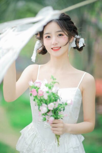 12 โรลออนระงับกลิ่นกาย ให้ตัวหอมมั่นใจได้ทั้งวัน – AKERU