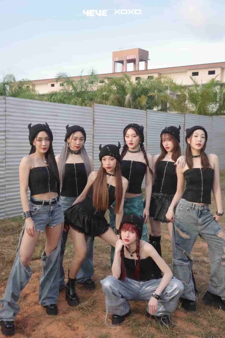 รวมลุคขึ้นสเตจ จาก 4EVE ใครอยากเป็นตัวแม่ แมตช์ตามด่วน ! – AKERU